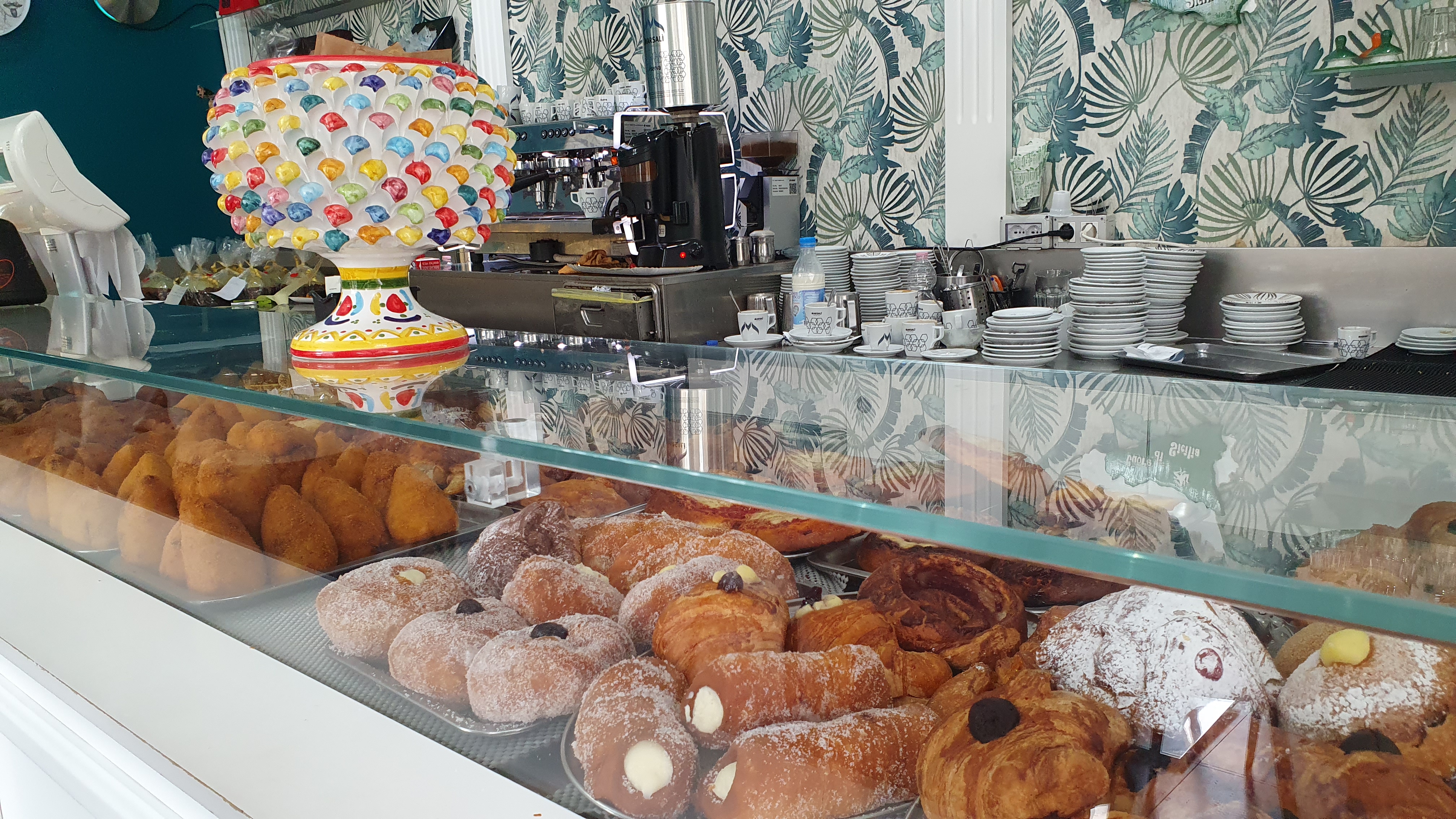 Tile: 2 Ordinare da mangiare | In giro per Milano | pro.digbi